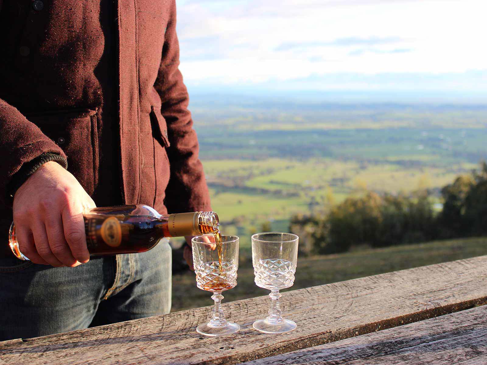 Picnicking at Murmungee Lookout - Beechworth